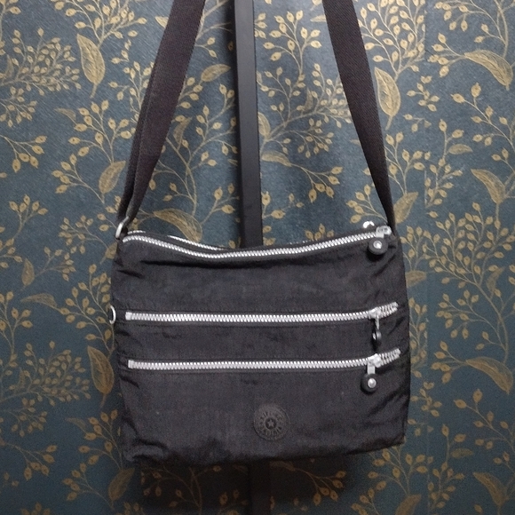 Kipling | Bags | Kipling Black Alvar Crossbody Bag With Adjustable ...